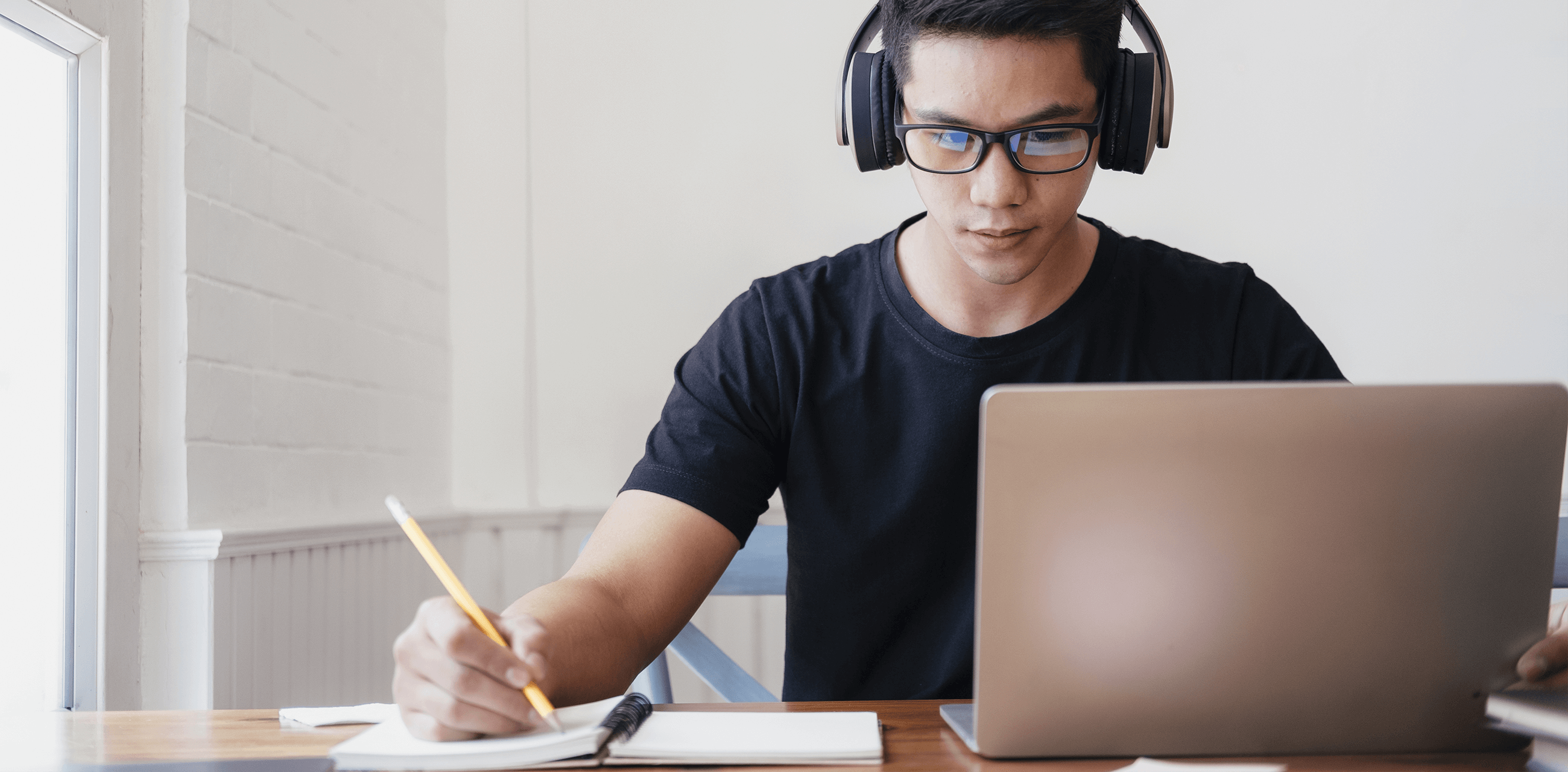 Virtual Classroom Success: 5 Attributes You Need for Online Learning